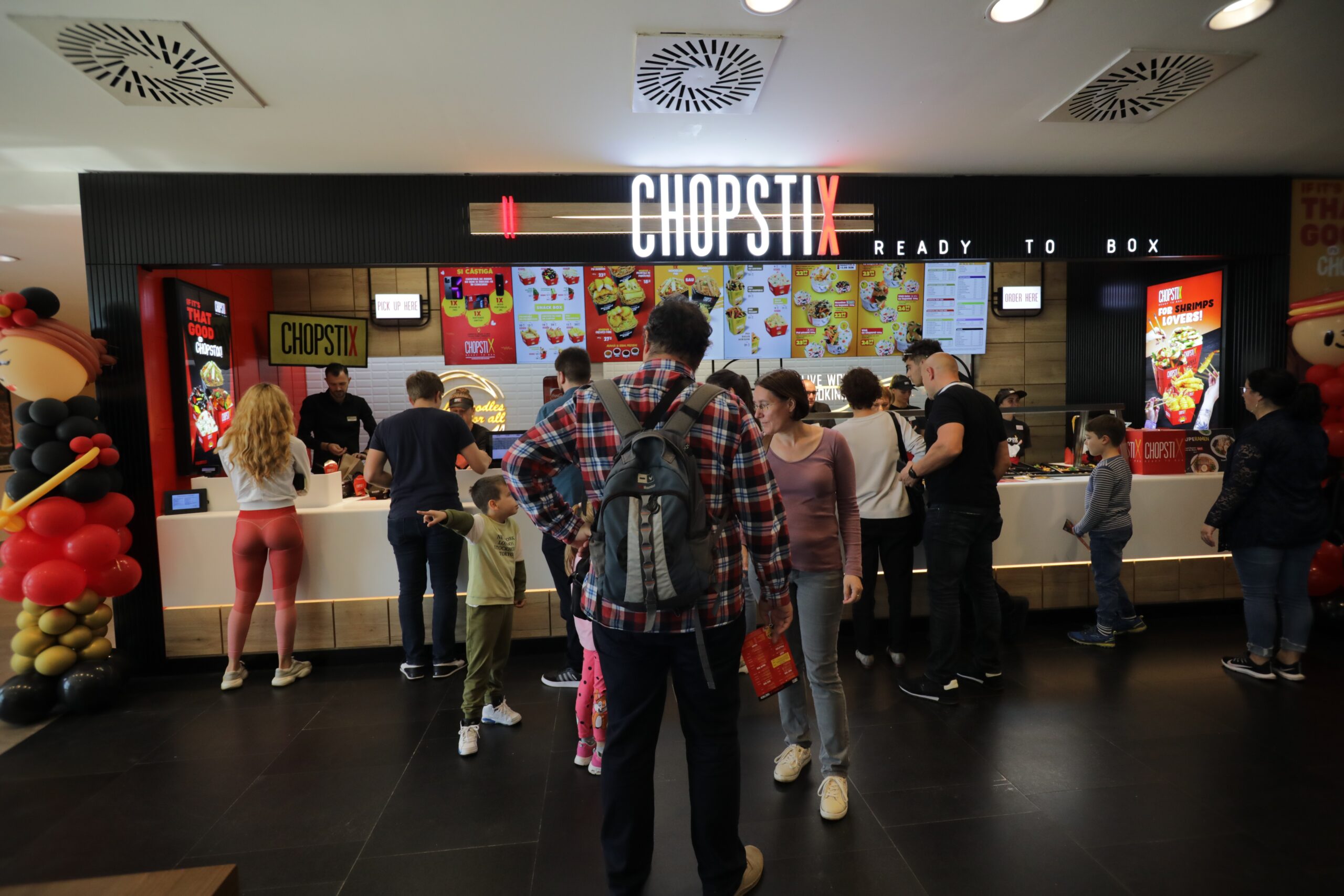 Chopstix începe o nouă poveste în Timișoara, la Iulius Town - Creative ...